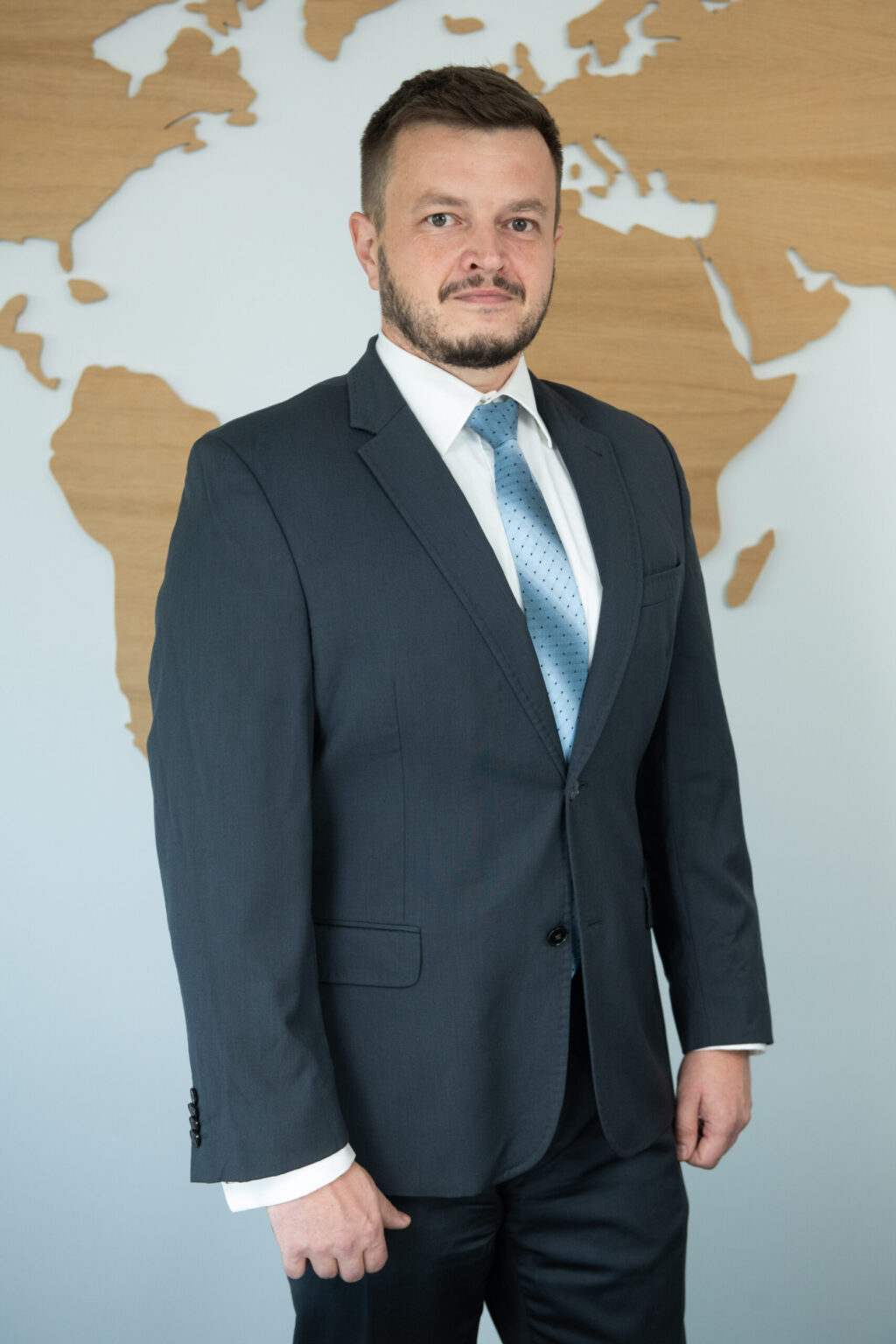 Our team | Meet the experts at MOL Logistics