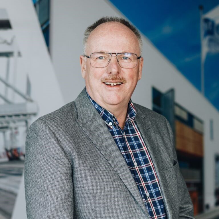 Our team | Meet the experts at MOL Logistics